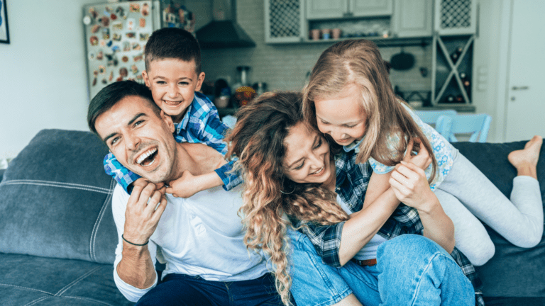 Tips for keeping the family connected during cancer | Redkite